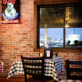 Gus's World Famous Fried Chicken - Houston